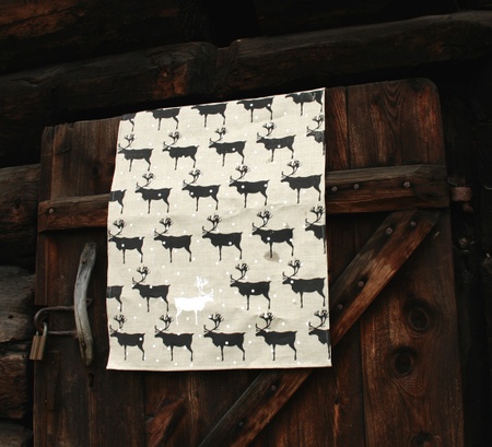 Reservert for Janne, Julehåndkle med reinsdyr - Epla