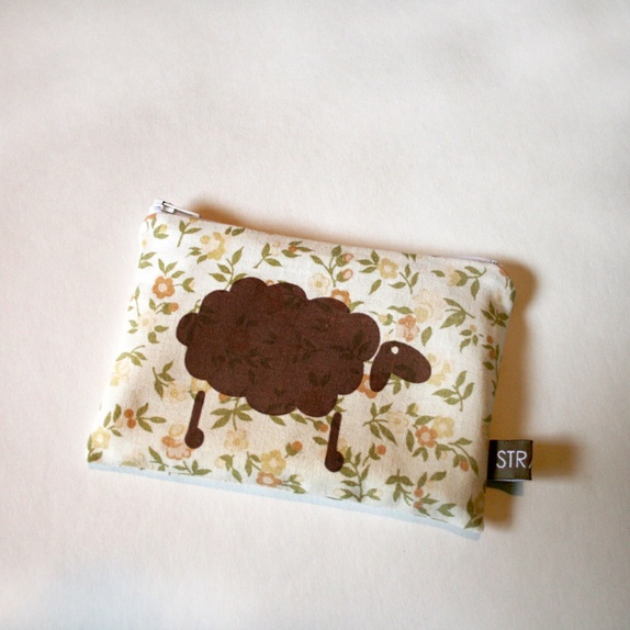 Blomstrete pung med sau - Epla