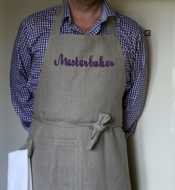 SALG! Solid stort forkle i lin med tekst - Epla