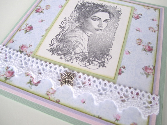 Kort - Maribel - med roser og sommerfugl - Epla