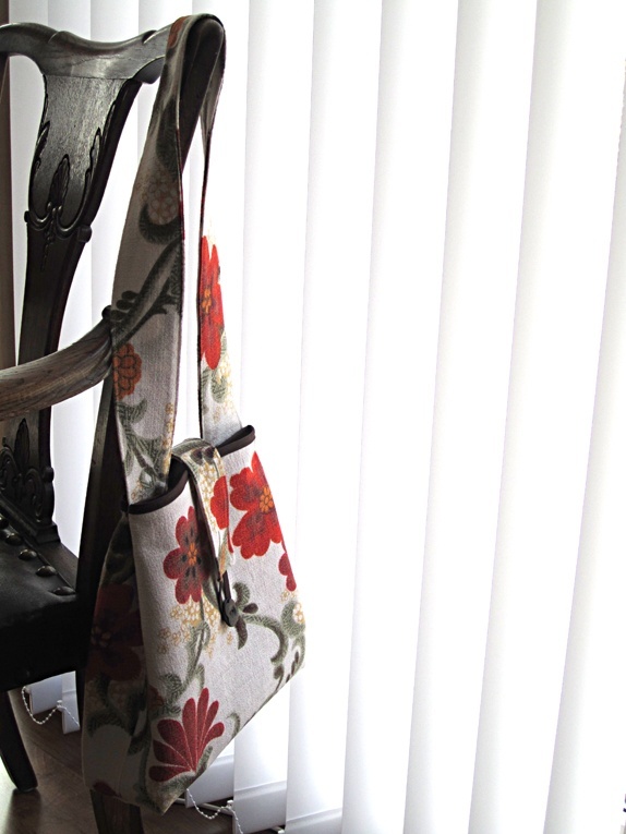 Veske - røde blomster - Epla