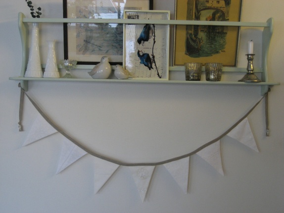 SALG-40%! Vimpelrekke i vintage stoffer m/blonder, broderi og lin - Epla