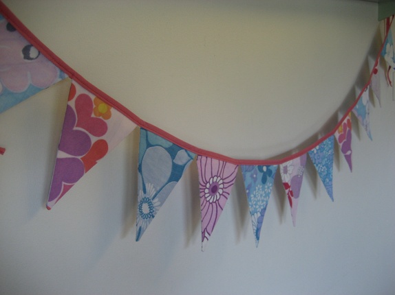 SALG! Vimpelrekke rosa og turkis retro - Epla