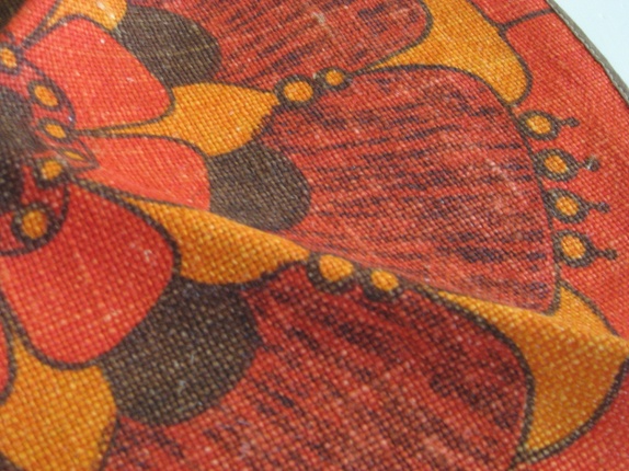 Retro brikke i orange og brunt - Epla