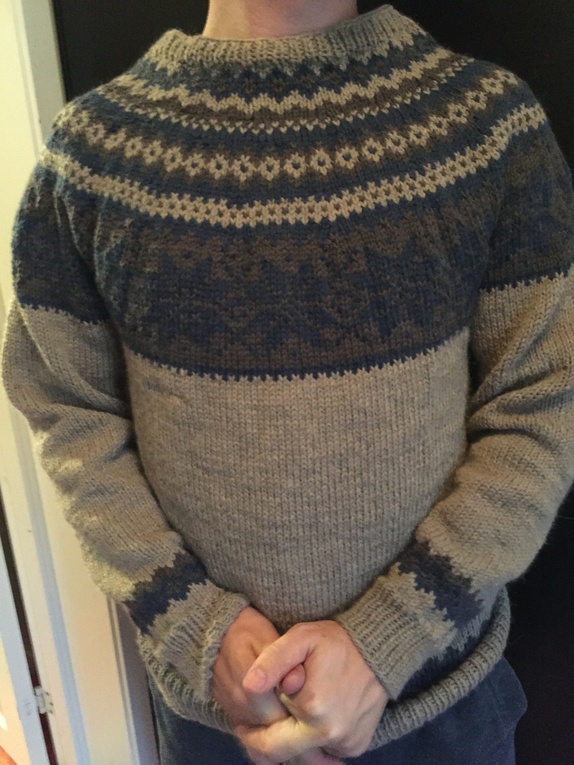 Nancy genser med rund hals. - Epla