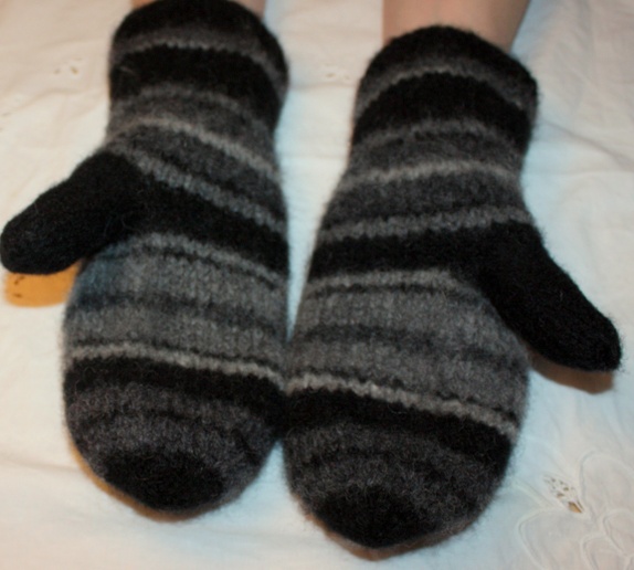 Herrevott: Svart og gråstripet tovavott str S-M - Epla