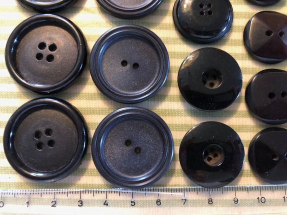 Mange svarte knapper - Epla