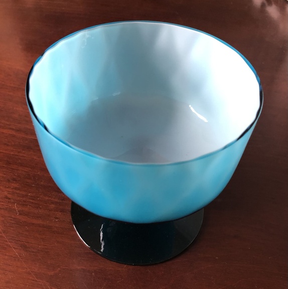 Glasskål på stett - Epla