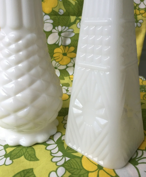 Melkehvite glassvaser - Epla