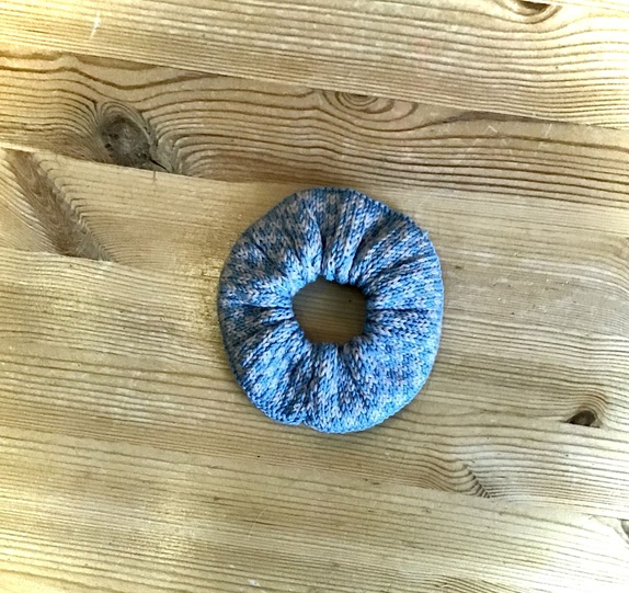 Strikket scrunchie - Epla