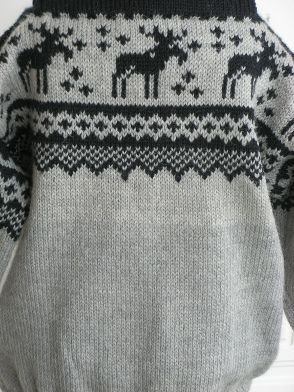 Strikka ullgenser med elg! Str 2 -3år:) - Epla