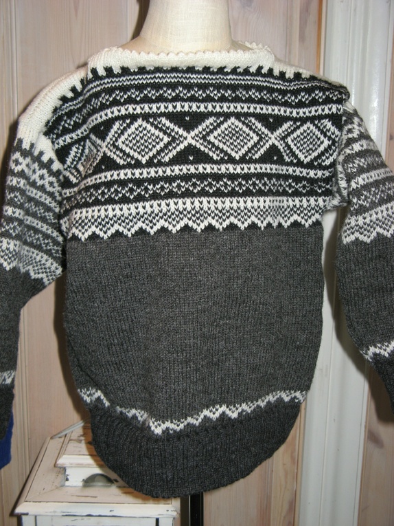 Ullgenser i 100% Norsk ull. Str 4 år. - Epla