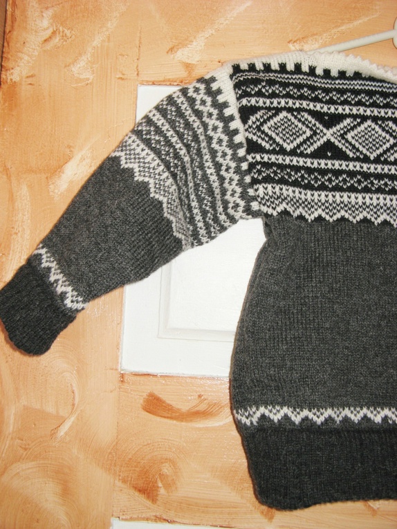 Ullgenser i 100% Norsk ull. Str 4 år. - Epla