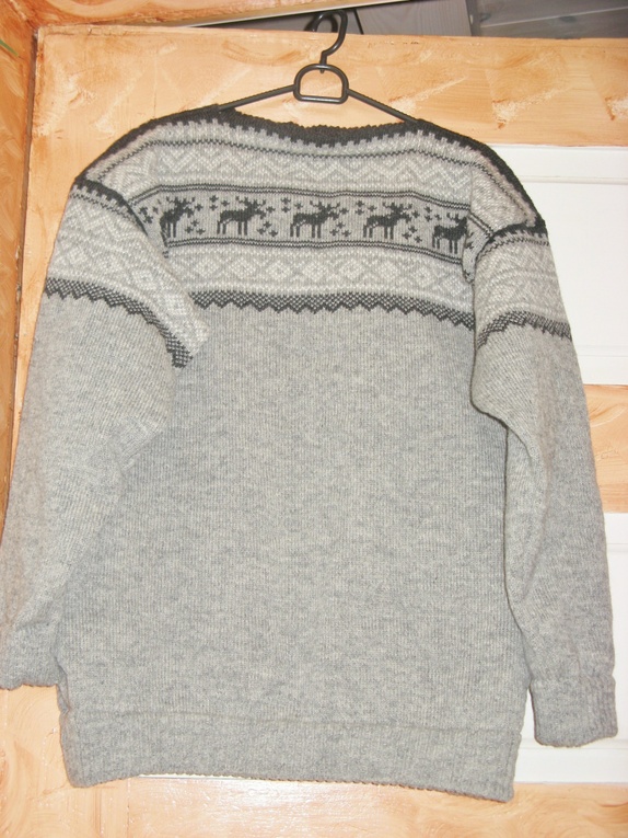 ullgenser i norsk ullgarn. Str M. - Epla