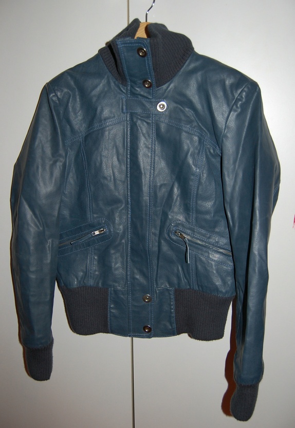 Stilig blå skinnjakke - Epla