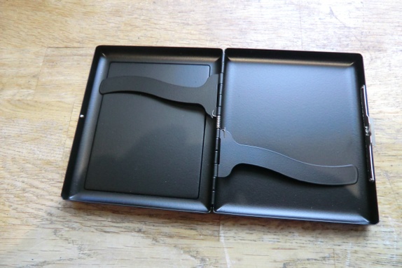 Skrik kortholder/sigarettetui - Epla