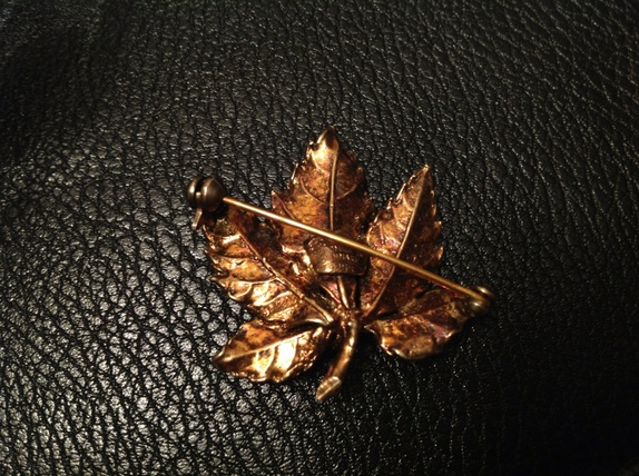 Salg! Håndlaget dansk brosje i sølv - Epla