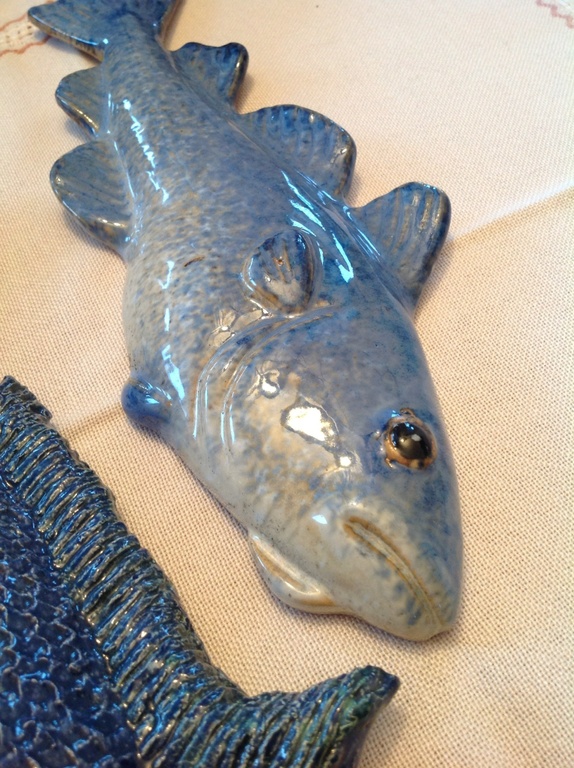2 håndlagde keramikk fisker - Epla