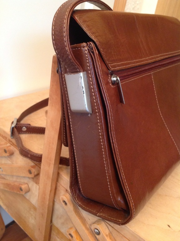 JA! DET ER SALG! Skulderveske i ekte skinn - Epla