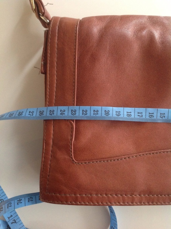 Romslig liten veske - Epla