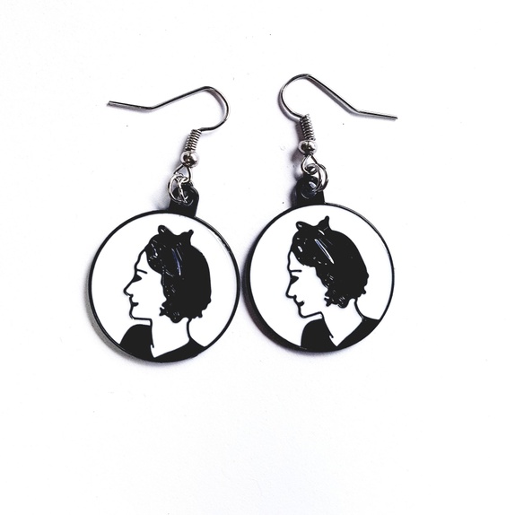 SALG 50% Emaljert ørepynt - Epla