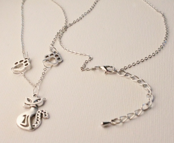 SALG 50% Lille smykke, med katt, i belagt sølv - Epla