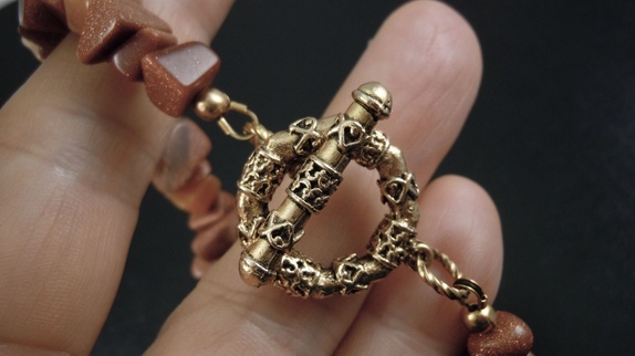 Brun sandstein og kalsitt armbånd - Epla