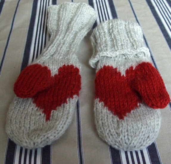 Med hjertet i hånden - votter - Epla