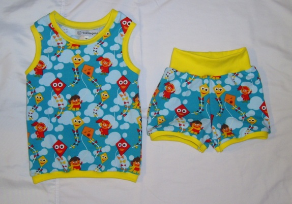 Singlet og shorts str 98 - Epla