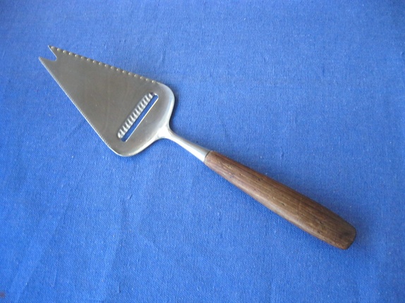 Smal ostehøvel teak og stål - Epla