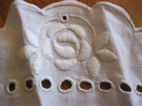 Små broderte duker - Epla