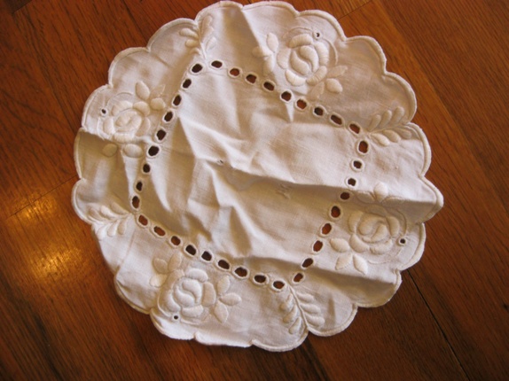 Små broderte duker - Epla