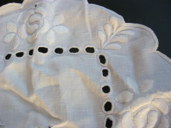 Små broderte duker - Epla