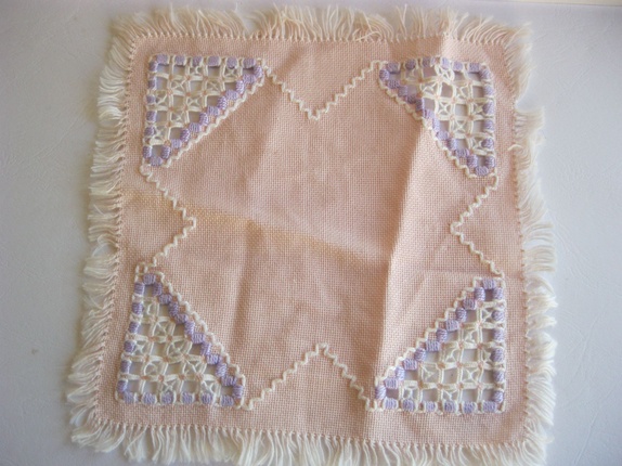 Små broderte duker - Epla