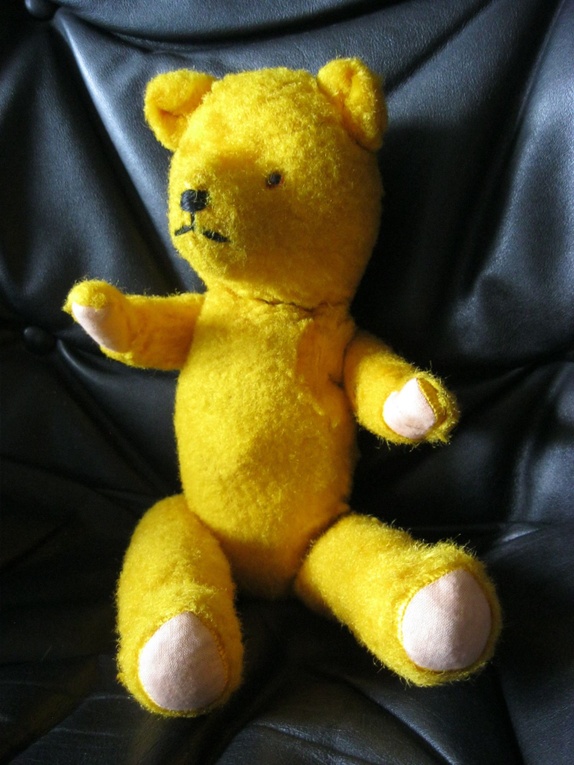 Gul gammel teddybjørn - Epla