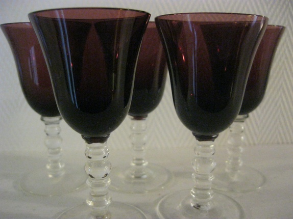 5 gamle røde likørglass - Epla