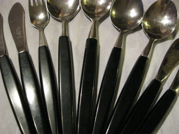 Helle bestikk svart skaft 9 deler - Epla