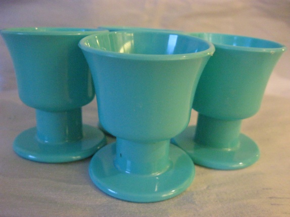 4 retro eggeglass plast - Epla
