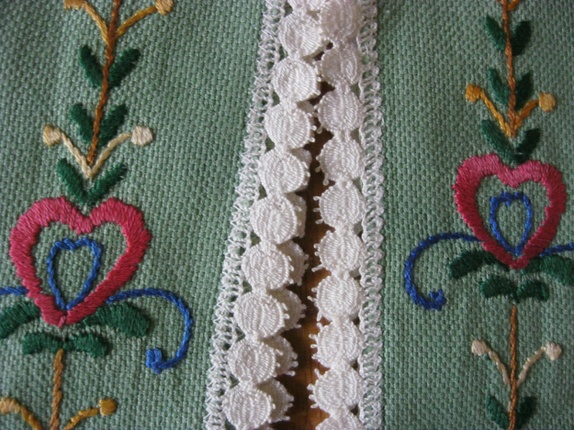 Håndbrodert brettholder - Epla