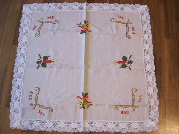Håndbrodert juleduk 74*74 cm - Epla