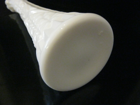 Hvit vase opalin - Epla