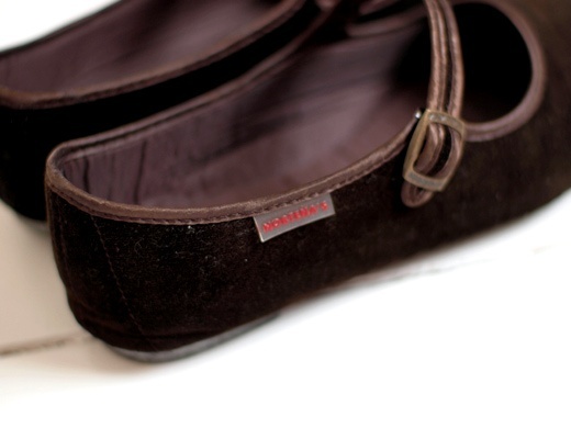 ballerinasko i brun fløyel - Epla