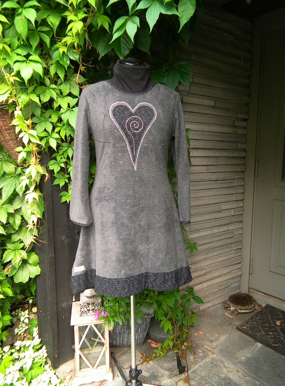 RESERVERT "Hjertelig" Grå fleecekjole/tunika str M-L - Epla