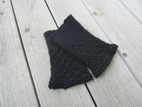 Sorte pulsvarmere med sorte perler - Epla