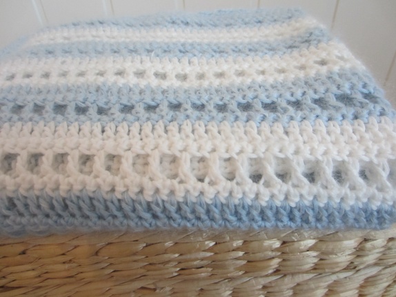 Heklet babyteppe i bomull/mohair - Epla