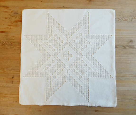 SALG -30%, Nydelig putetrekk i hardangersøm - Epla