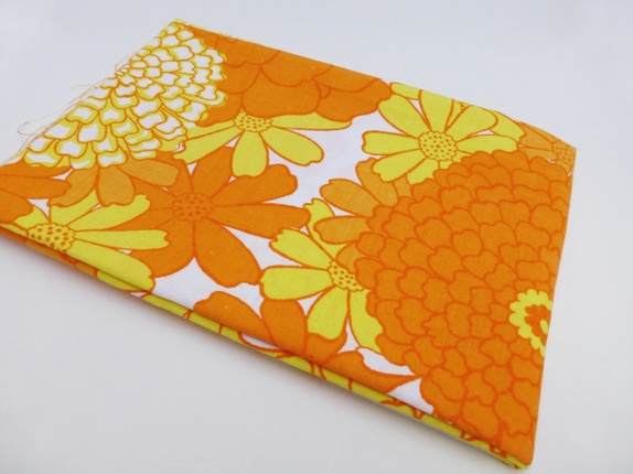 Blomstrete retrostoff - Epla