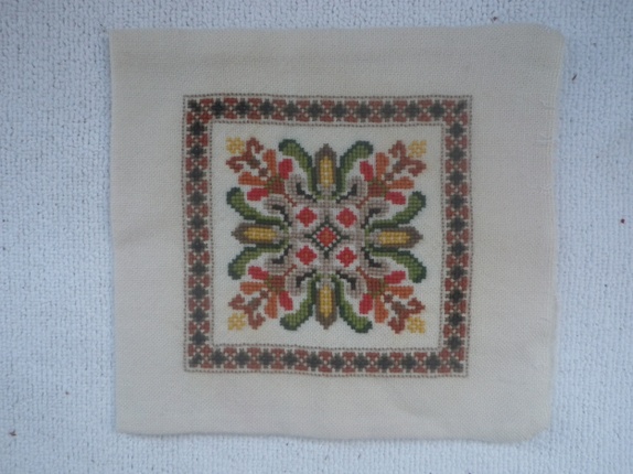 Gammelt brodert putetrekk - Epla