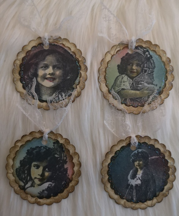 4 Håndlagede pakkelapper. - Epla