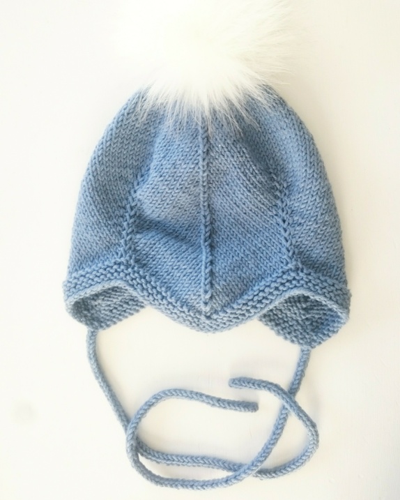 Blå hjelmlue med hvit eller brun dusk - Epla